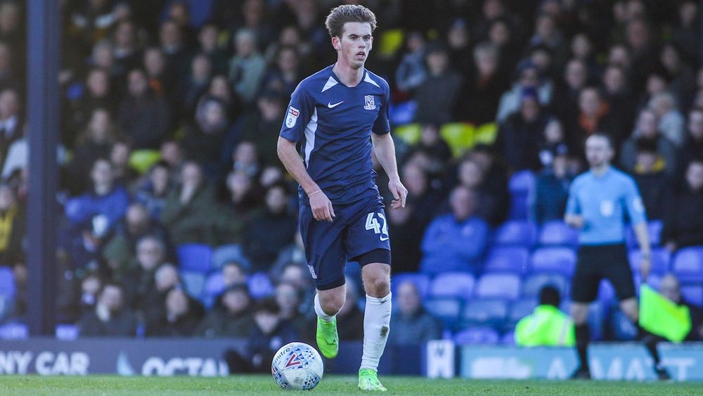 Harry Phillips signs deal to stay at Blues | Southend United Football Club