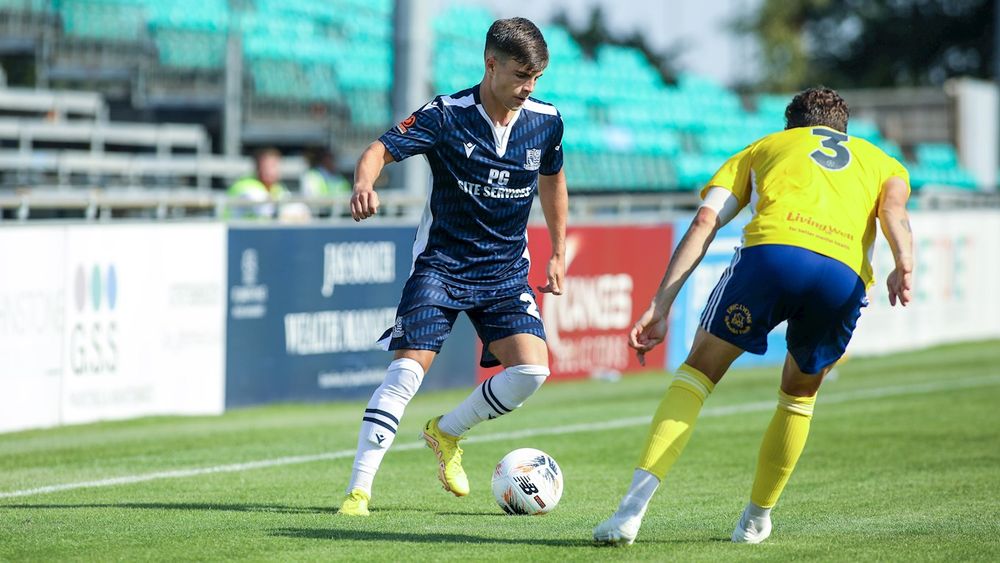 CROWHURST JOINS HAMPTON & RICHMOND ON LOAN | Southend United Football Club