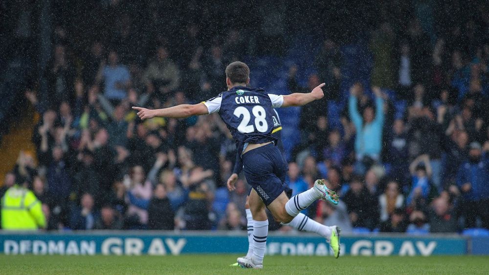 OLI COKER WINS AUGUST GOAL OF THE MONTH! | Southend United Football Club