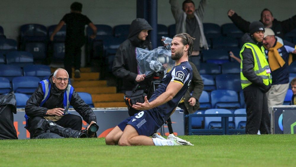 CARDWELL IS AUGUST PLAYER OF THE MONTH! | Southend United Football Club