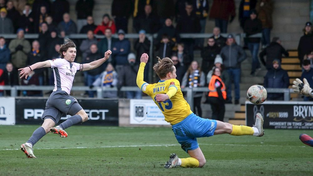 CAV MILEY WINS MIDEXPRO GOAL OF THE MONTH | Southend United Football Club
