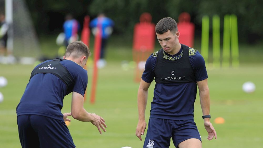 WOOD MAKES TONBRIDGE DEBUT | Southend United Football Club