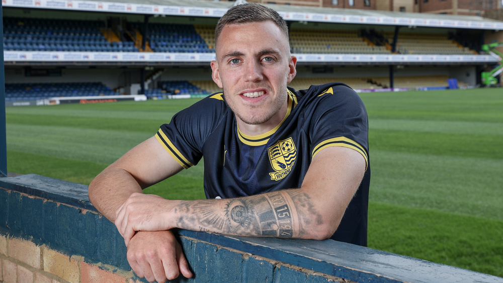 Ben Goodliffe Signs Permanent Deal As A Shrimper | Southend United ...